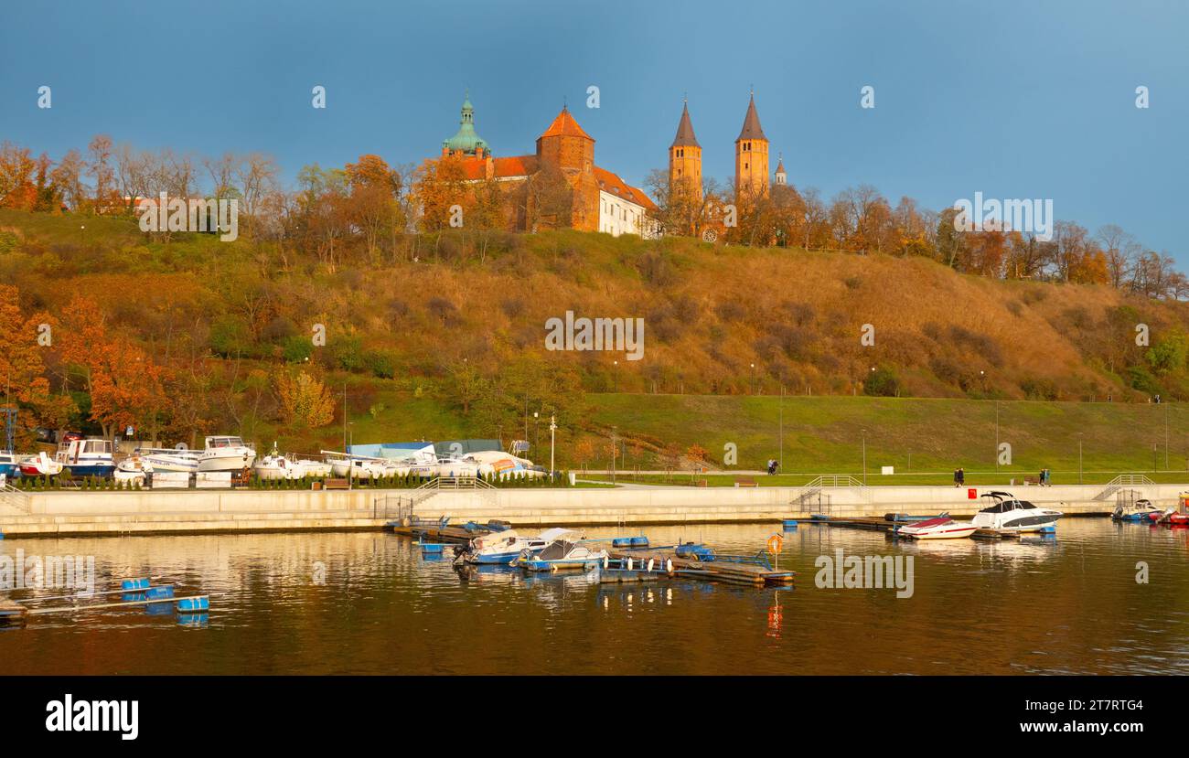 30 10 2022: castle hill and embankment river Vistula (Wisla). Plock ...