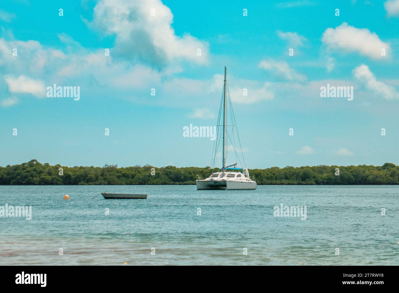 Kenyan fishing boat hi-res stock photography and images - Alamy