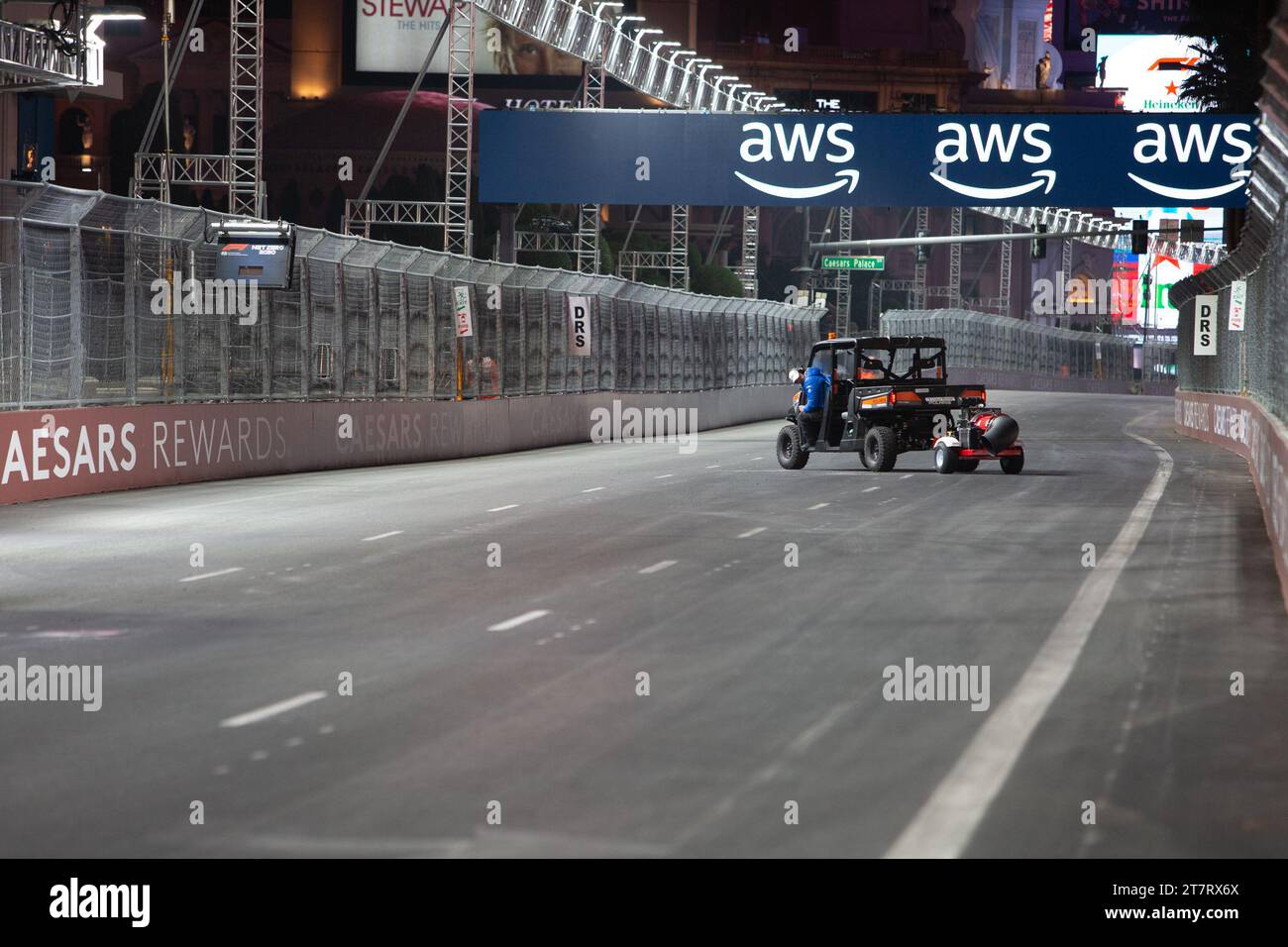 Water valve cover hi-res stock photography and images - Alamy