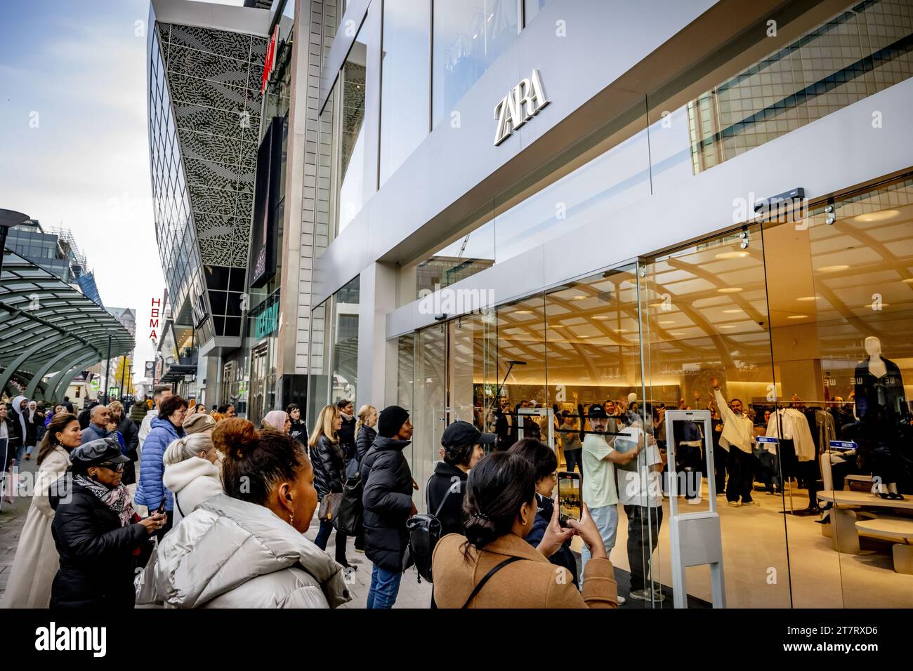 ROTTERDAM - Visitors in Zara during the opening of the largest store of ...