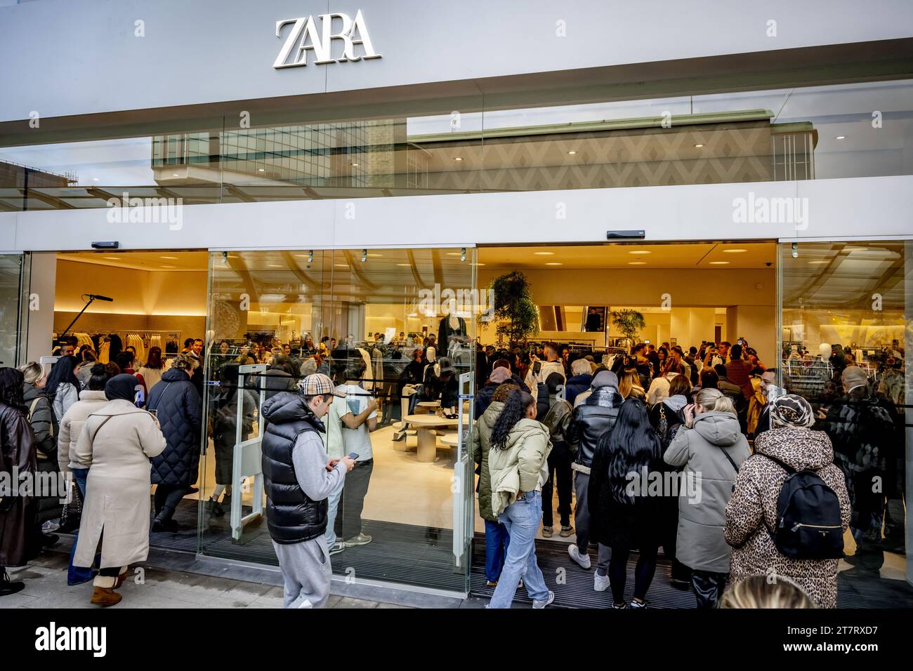 ROTTERDAM - Visitors in Zara during the opening of the largest store of ...
