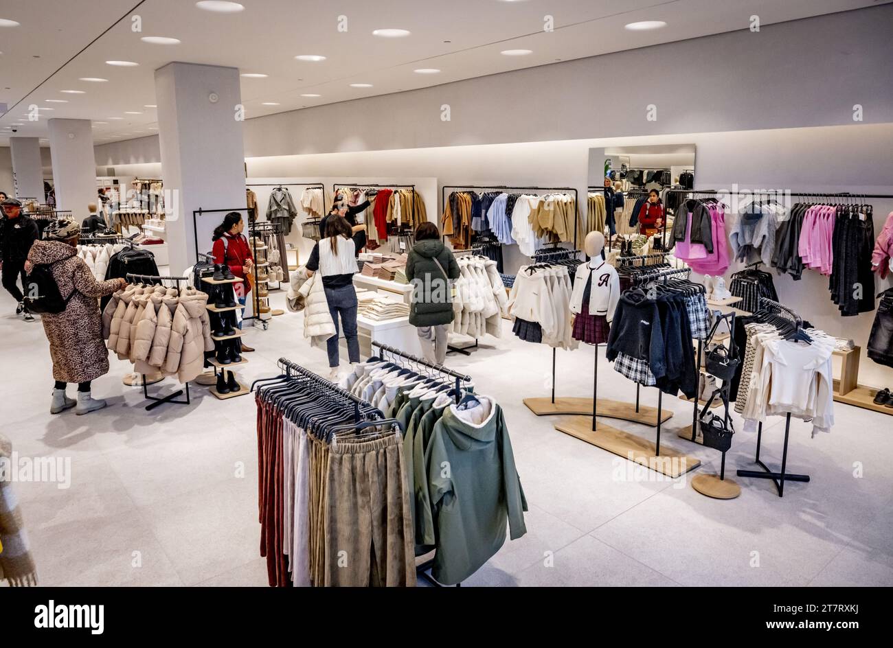 ROTTERDAM - Visitors in Zara during the opening of the largest store of ...