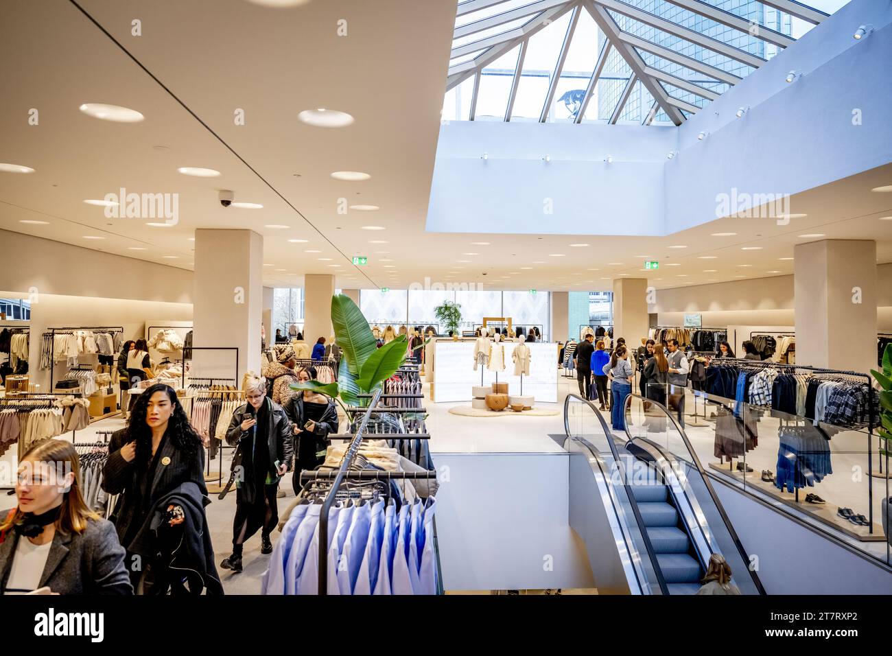 ROTTERDAM - Visitors in Zara during the opening of the largest store of ...