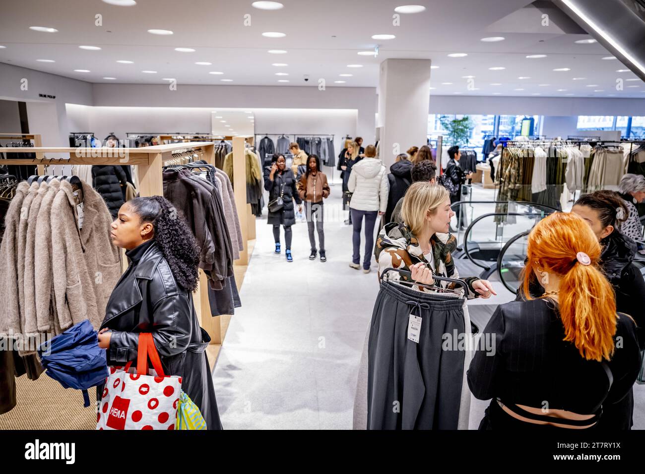 ROTTERDAM - Visitors in Zara during the opening of the largest store of ...