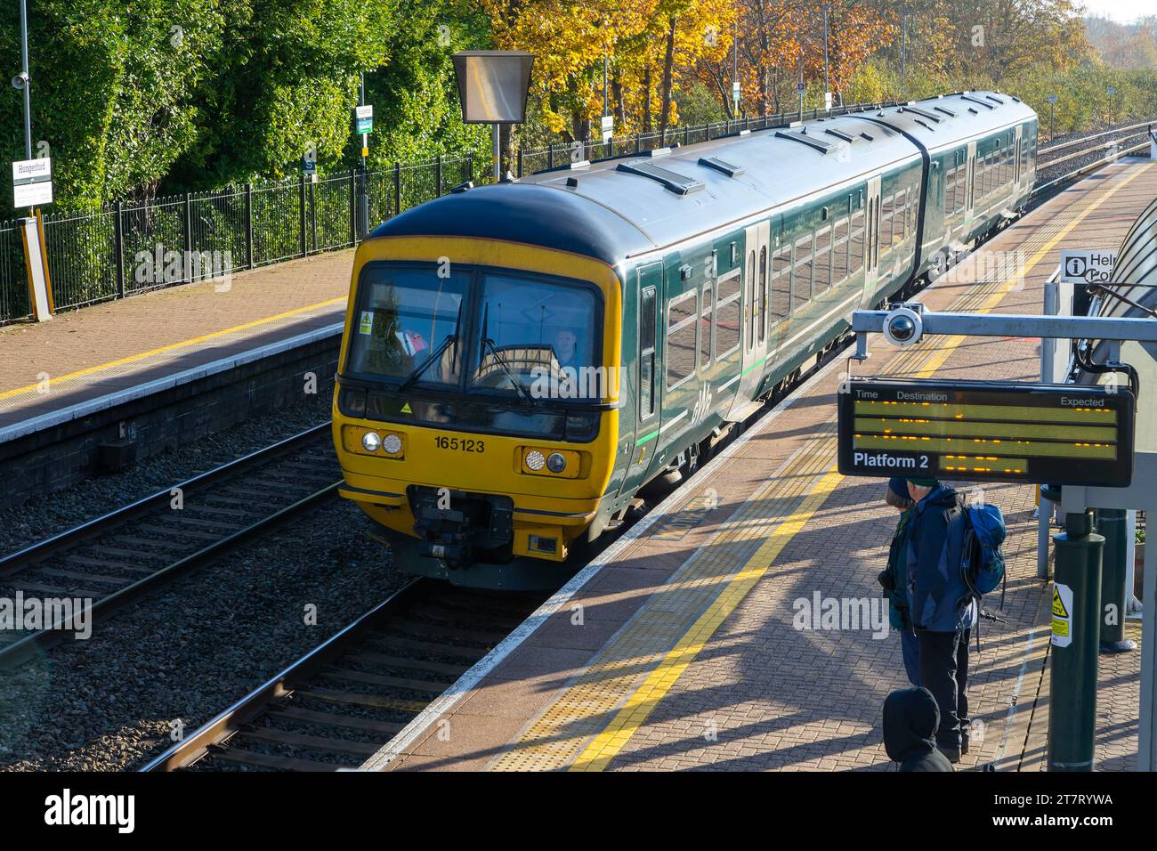 Great Western Railway Gwr Class 165 Turbo Train 165123 Hungerford