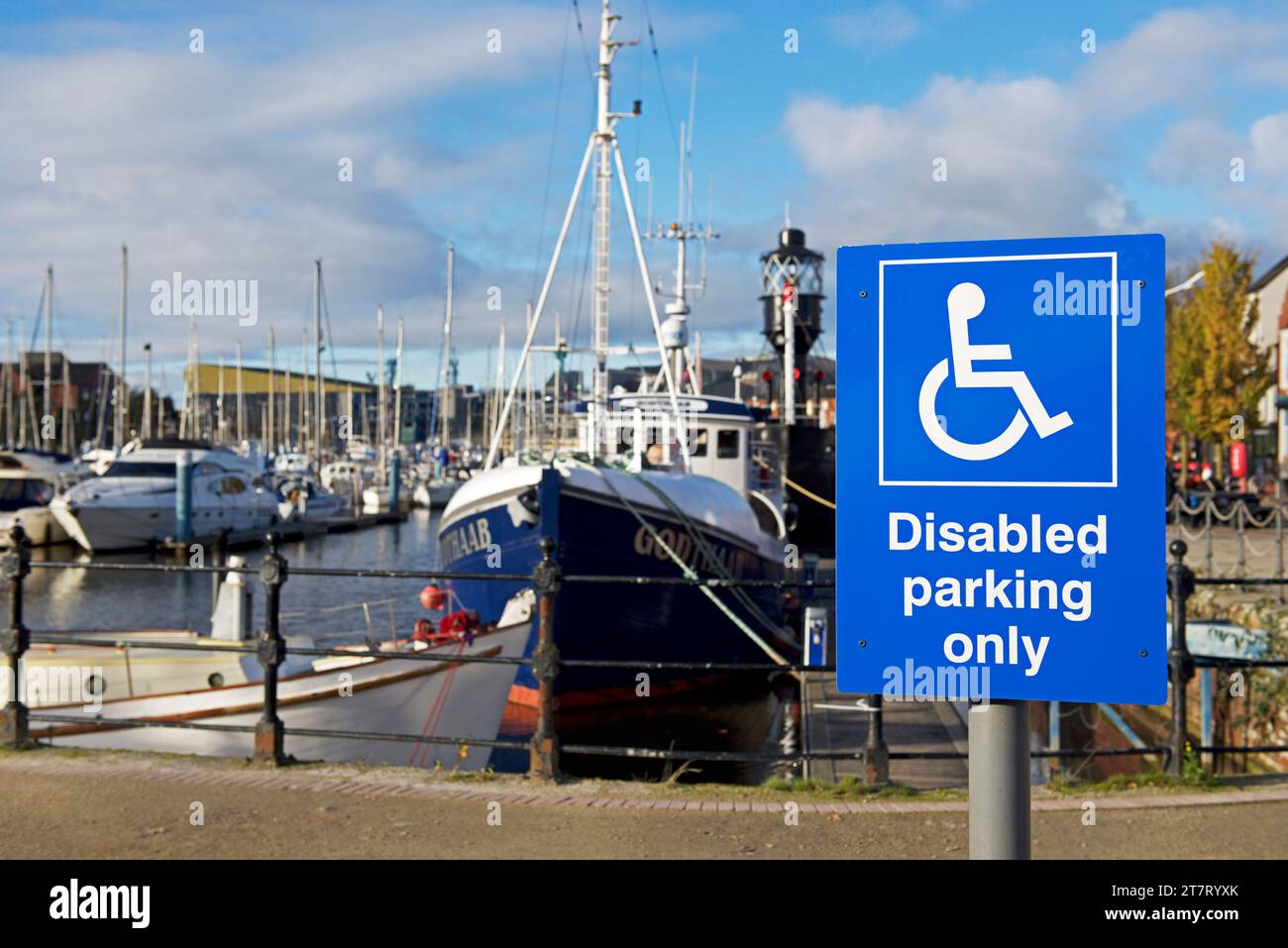 Disabled parling hi-res stock photography and images - Alamy