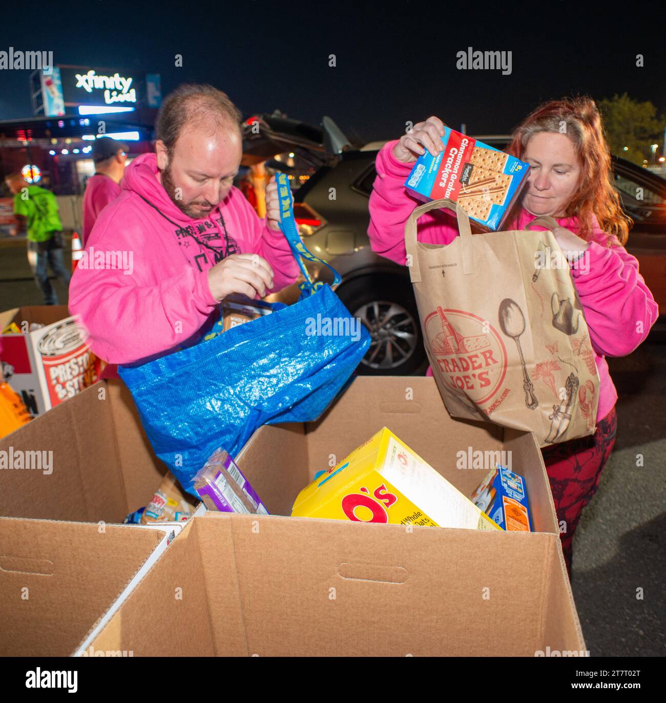 Philadelphia, United States. 16th Nov, 2023. Volunteers collect food ...