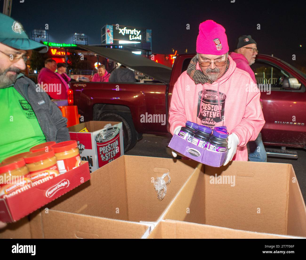 Philadelphia, United States. 16th Nov, 2023. Volunteers collect food ...