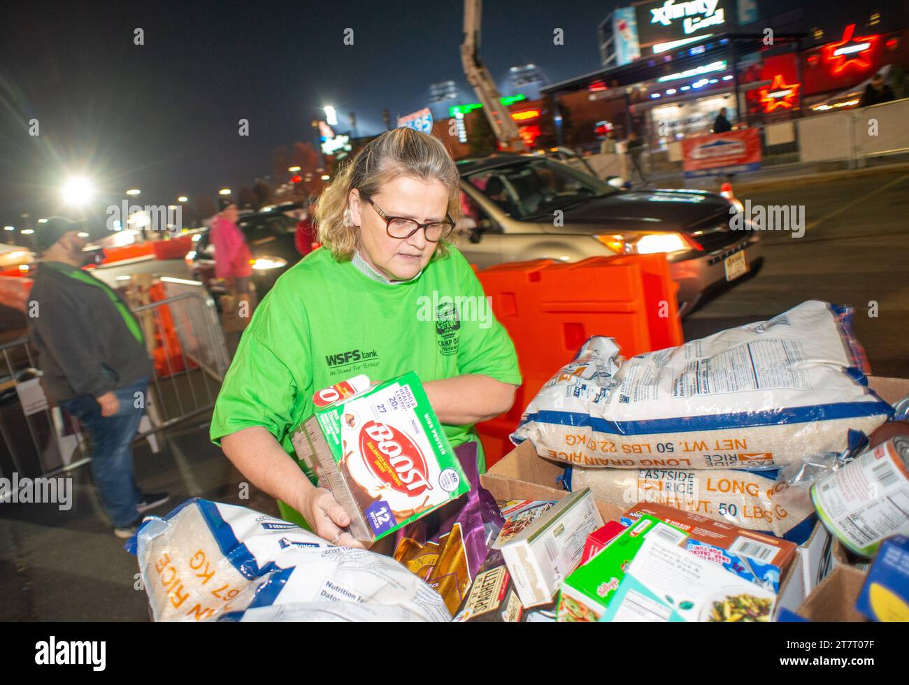 Philadelphia, United States. 16th Nov, 2023. Volunteers collect food ...