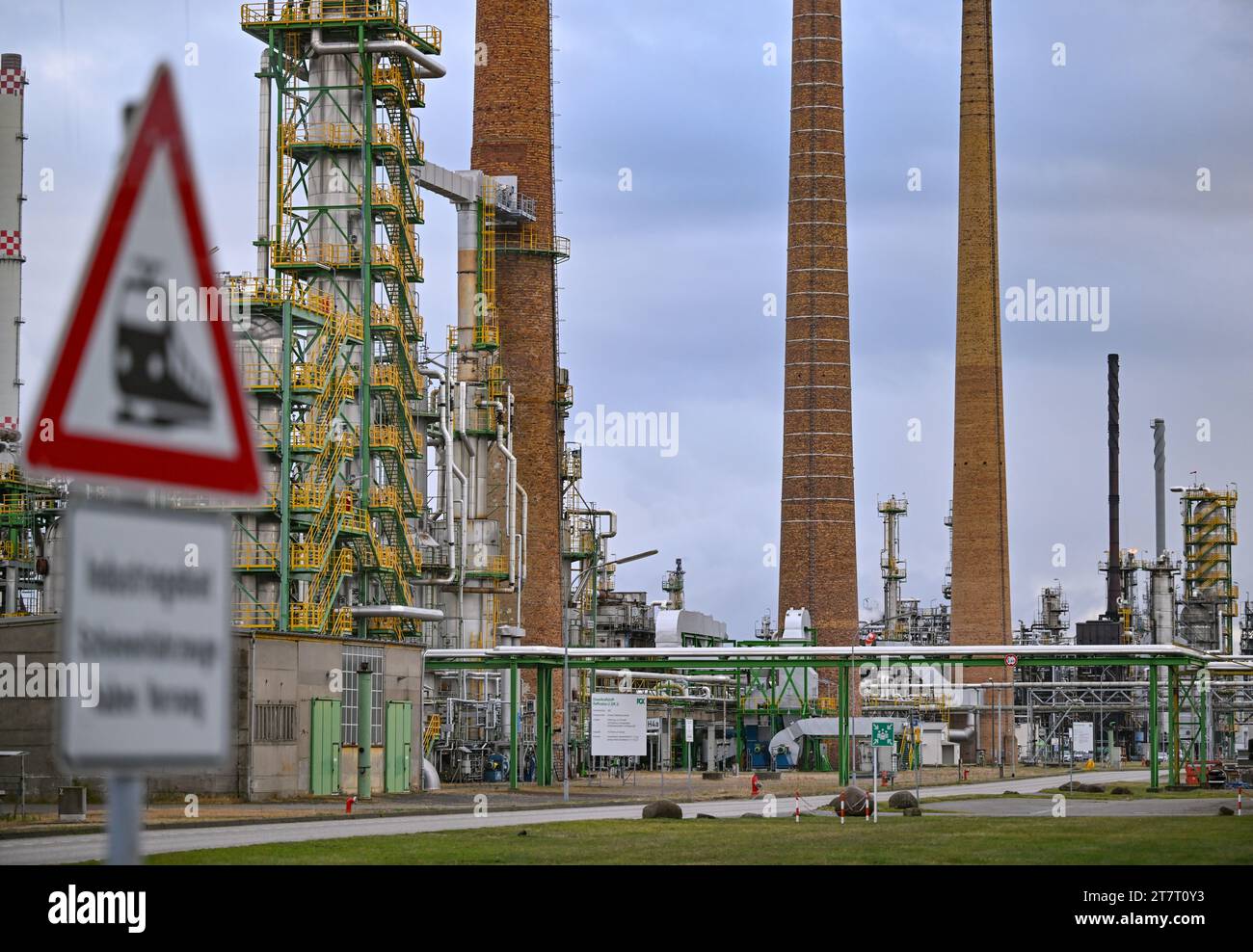 Gdansk raffinerie hi-res stock photography and images - Alamy