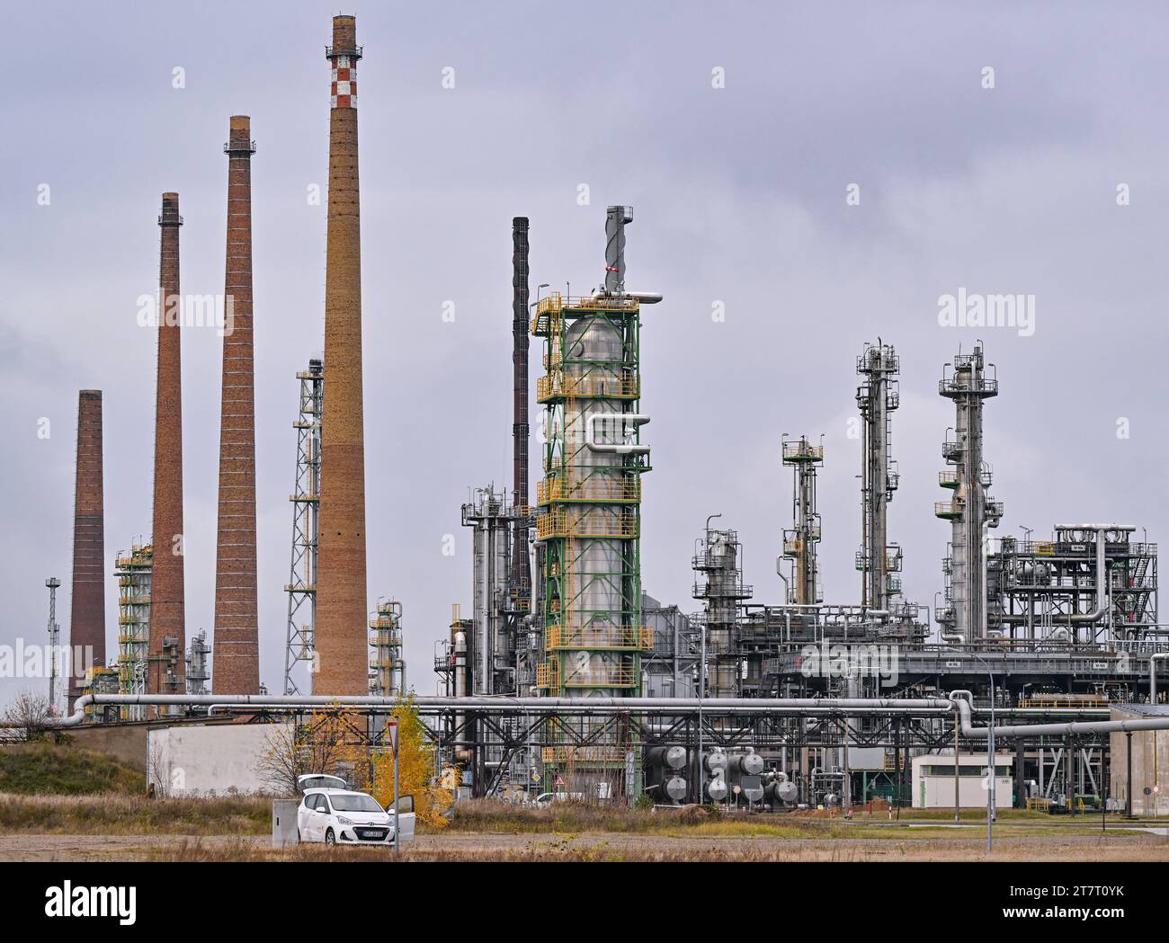 Gdansk raffinerie hi-res stock photography and images - Alamy