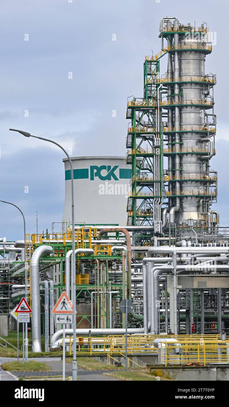 Gdansk raffinerie hi-res stock photography and images - Alamy