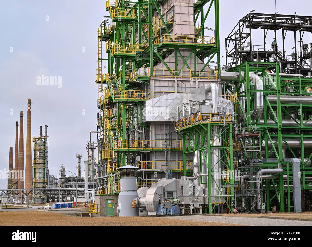 Gdansk raffinerie hi-res stock photography and images - Alamy