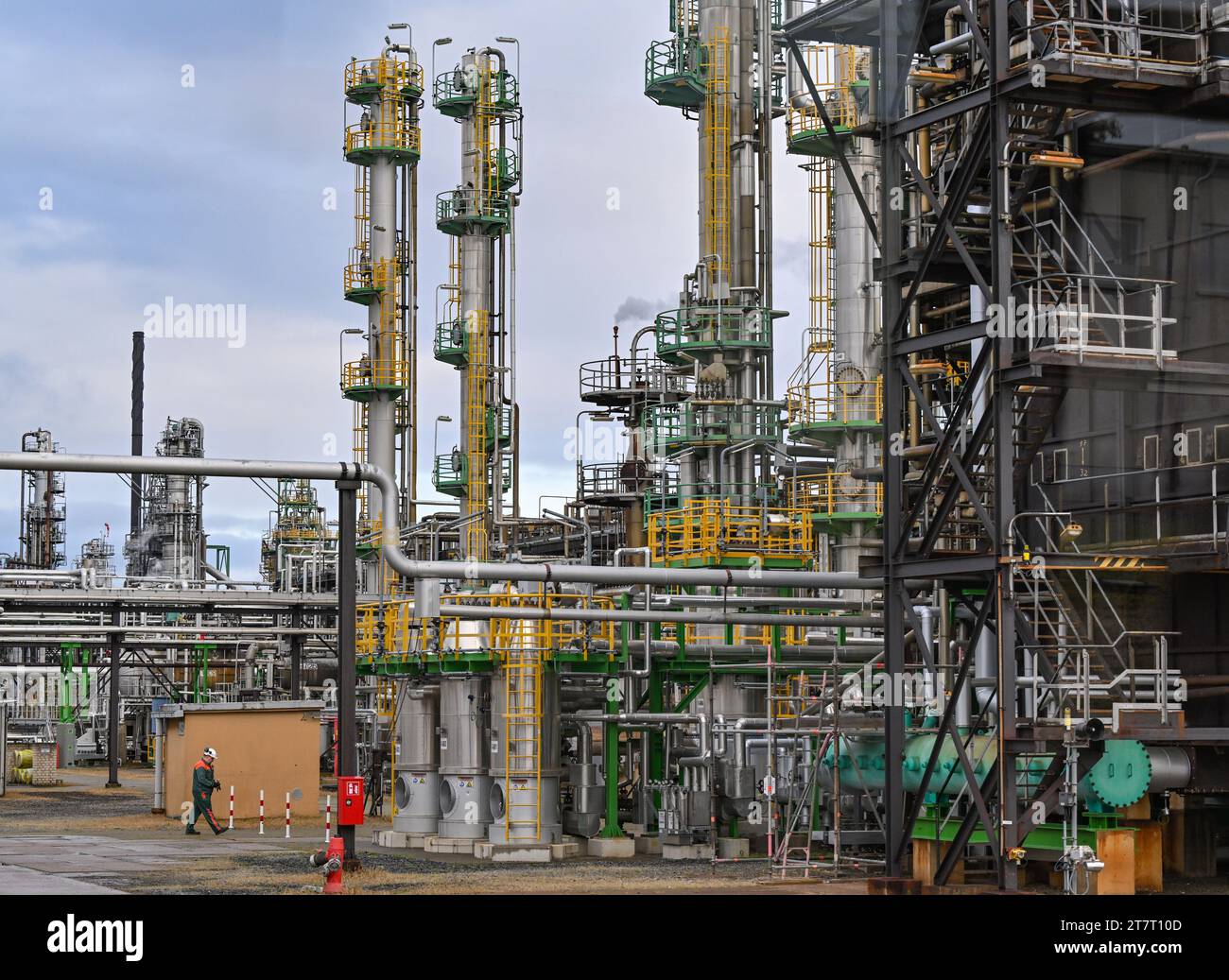 Gdansk raffinerie hi-res stock photography and images - Alamy