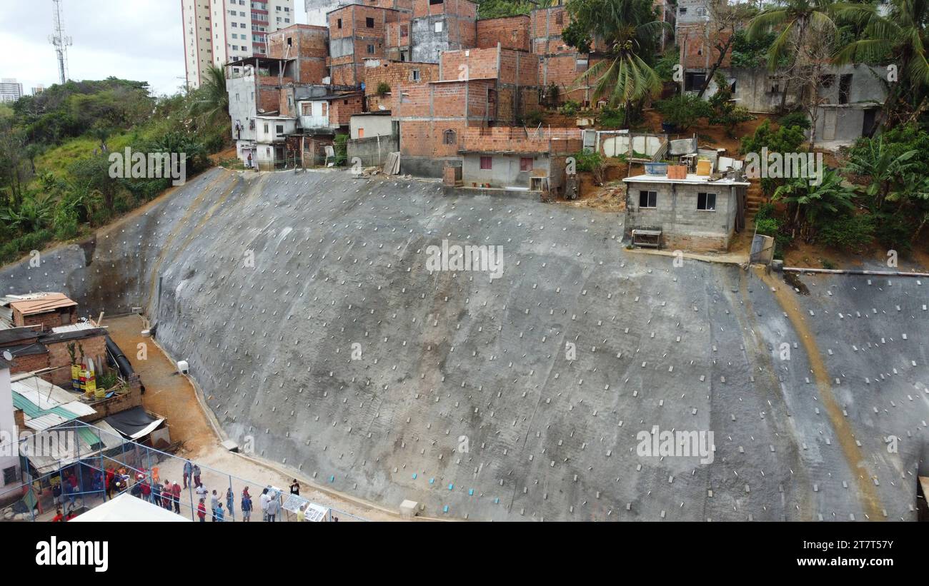 Retaining wall landslide hi-res stock photography and images - Alamy