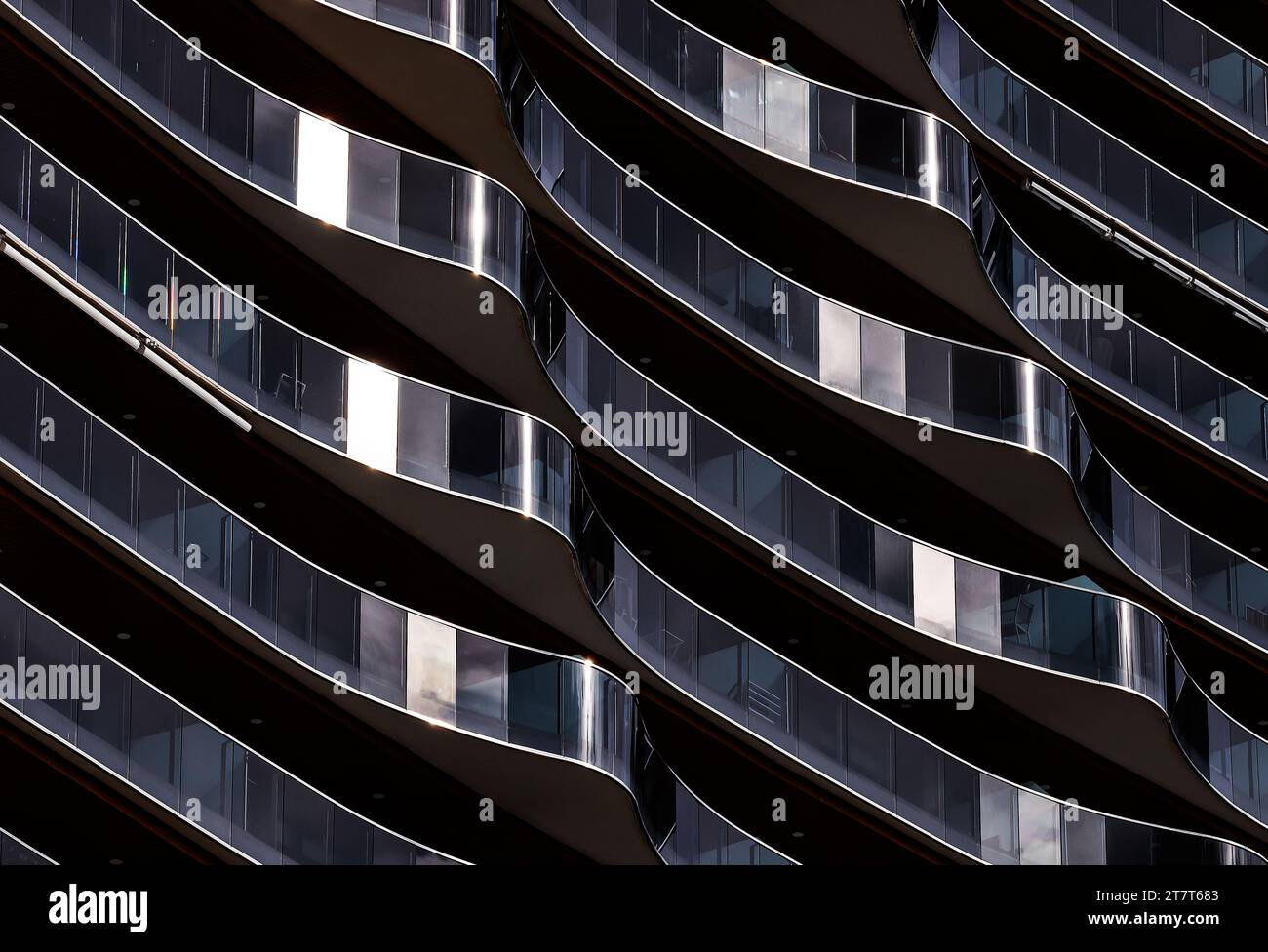 Wave shaped architecture hi-res stock photography and images - Alamy