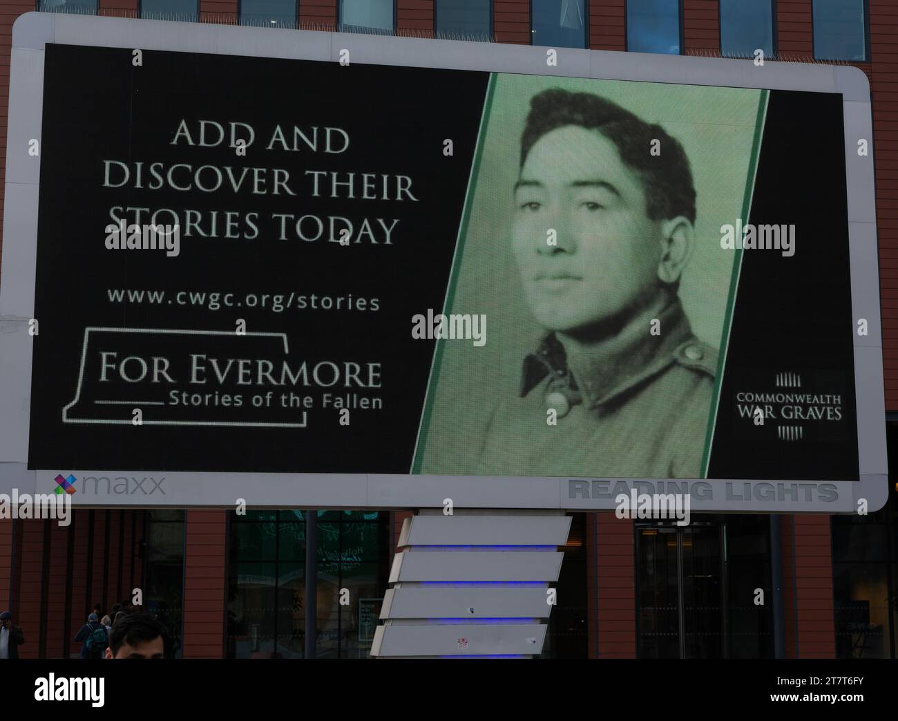 Reading Lights maxx digital OOH media electronic billboard screen ...