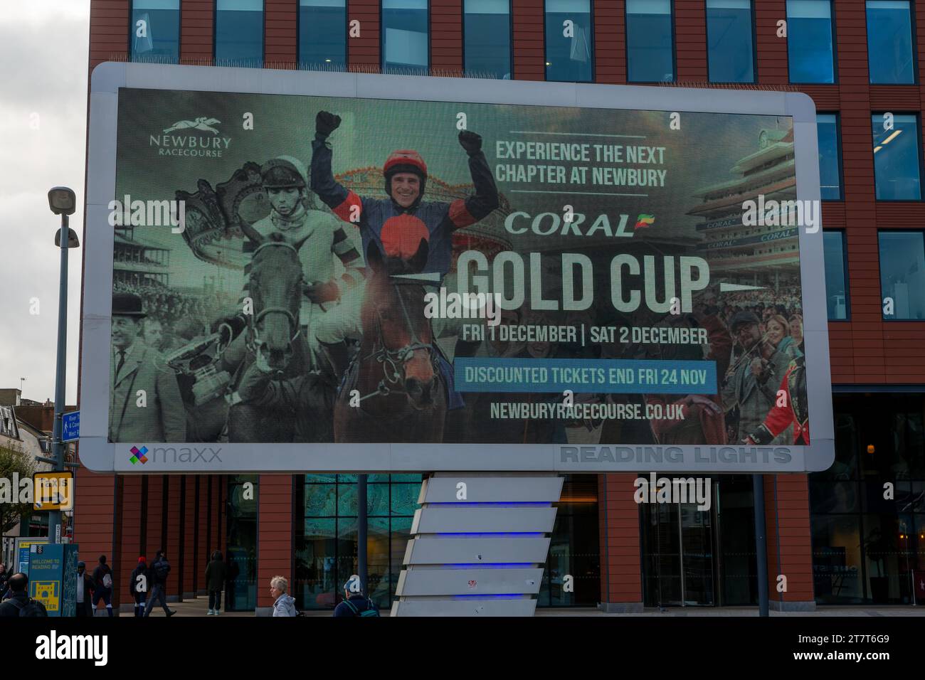 maxx digital OOH media electronic billboard screen advertising Newbury ...