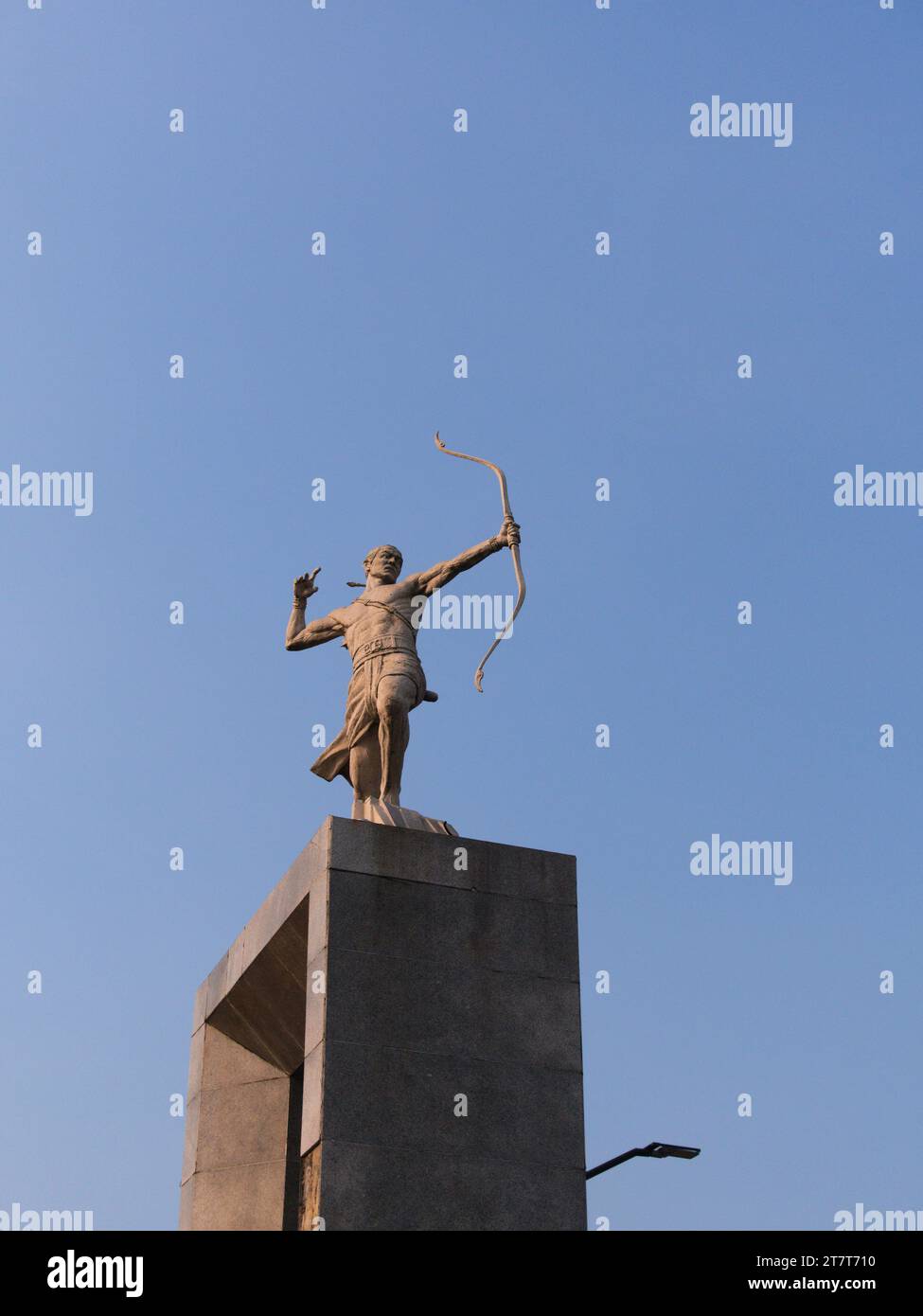 Statue of archer hi-res stock photography and images - Alamy