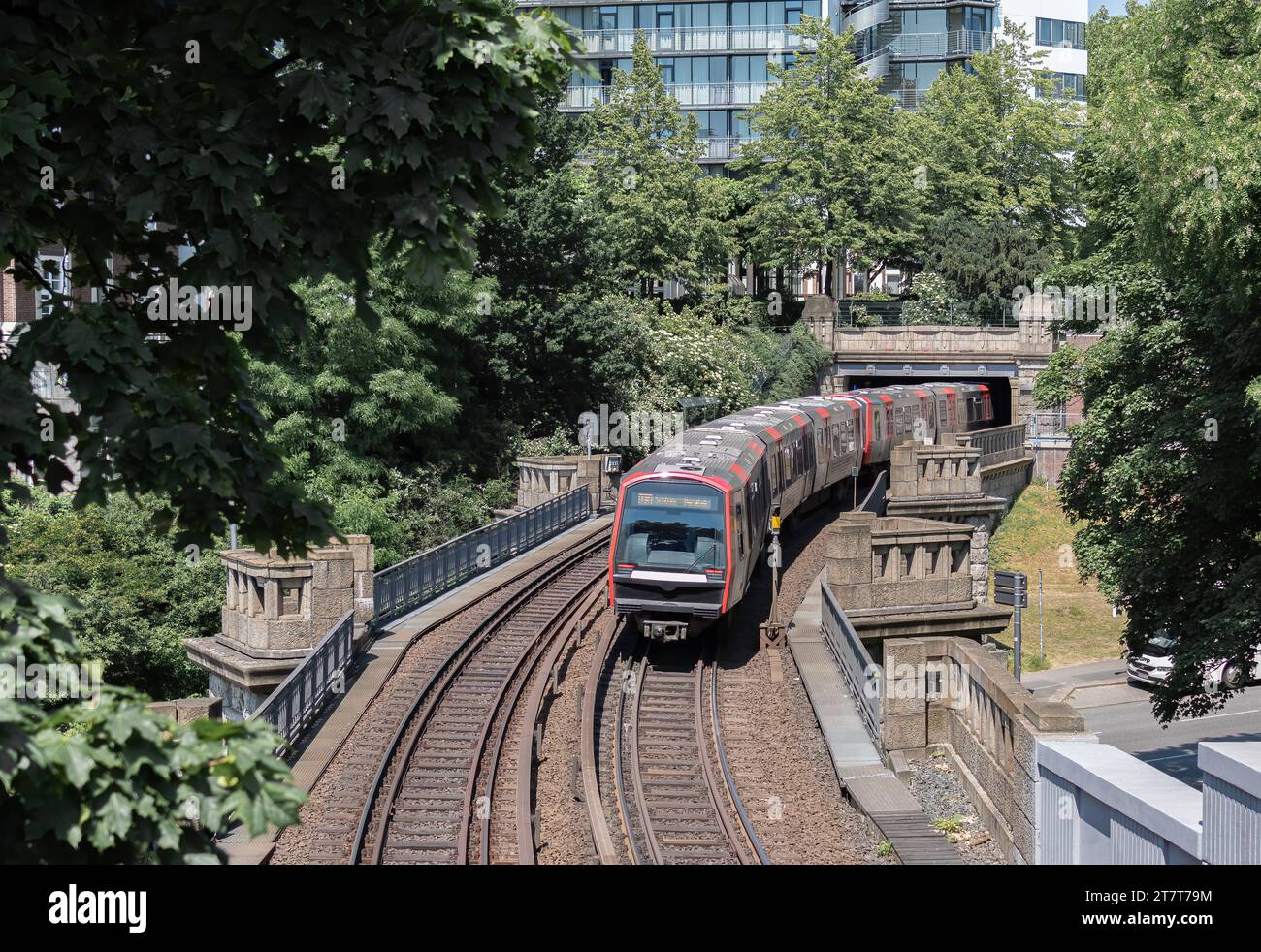 Train enters modern subway hi-res stock photography and images - Alamy