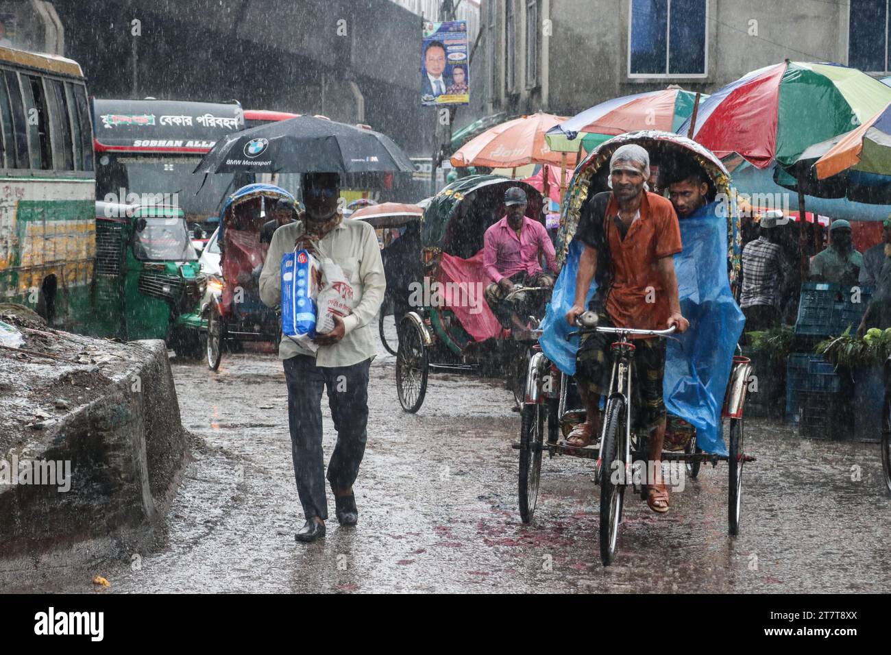 Dhaka, Bangladesh. 17th Nov, 2023. The deep depression over the Bay of ...
