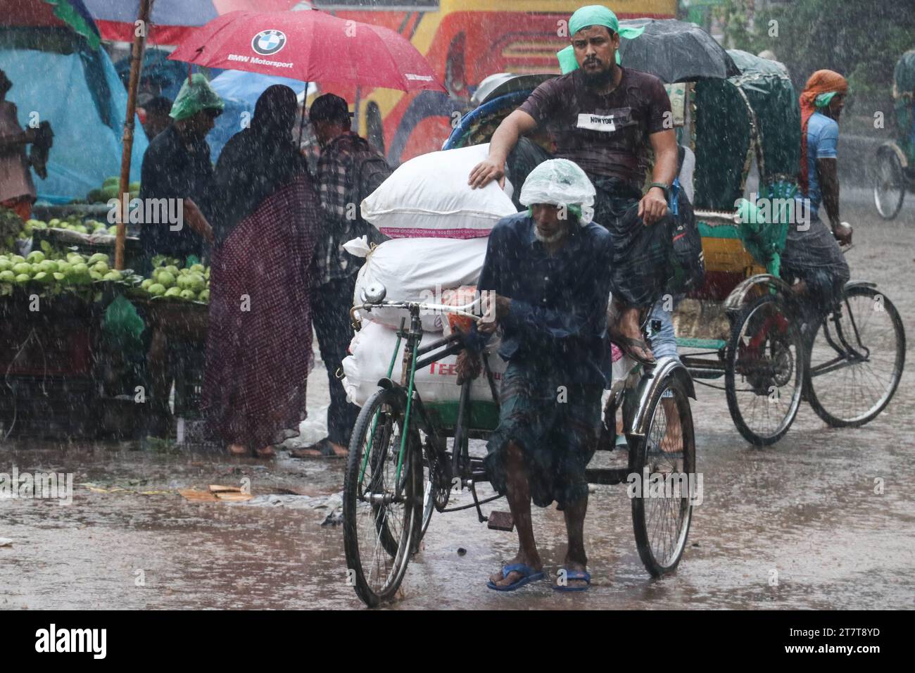Dhaka, Bangladesh. 17th Nov, 2023. The deep depression over the Bay of ...