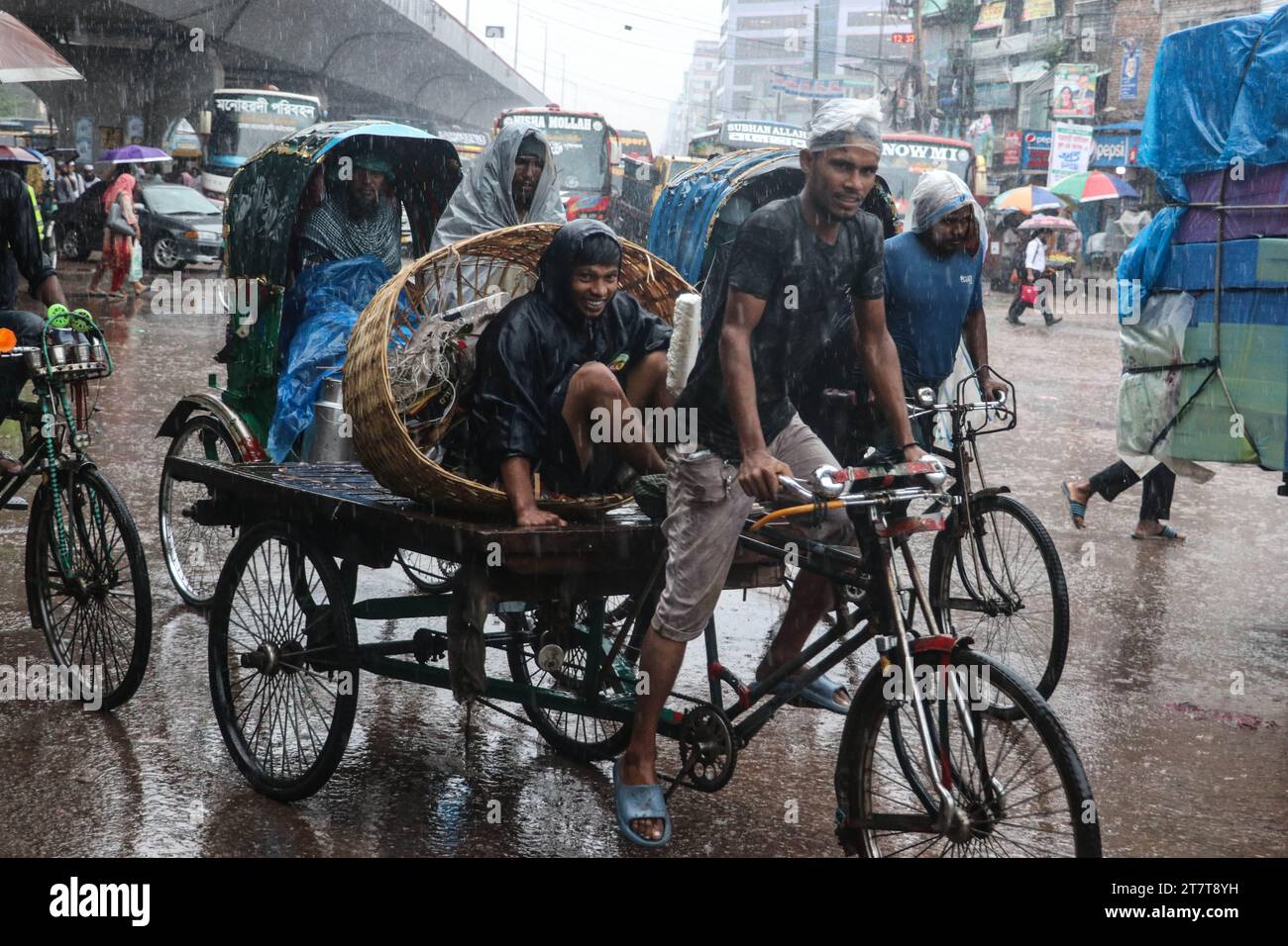 Dhaka, Bangladesh. 17th Nov, 2023. The deep depression over the Bay of ...