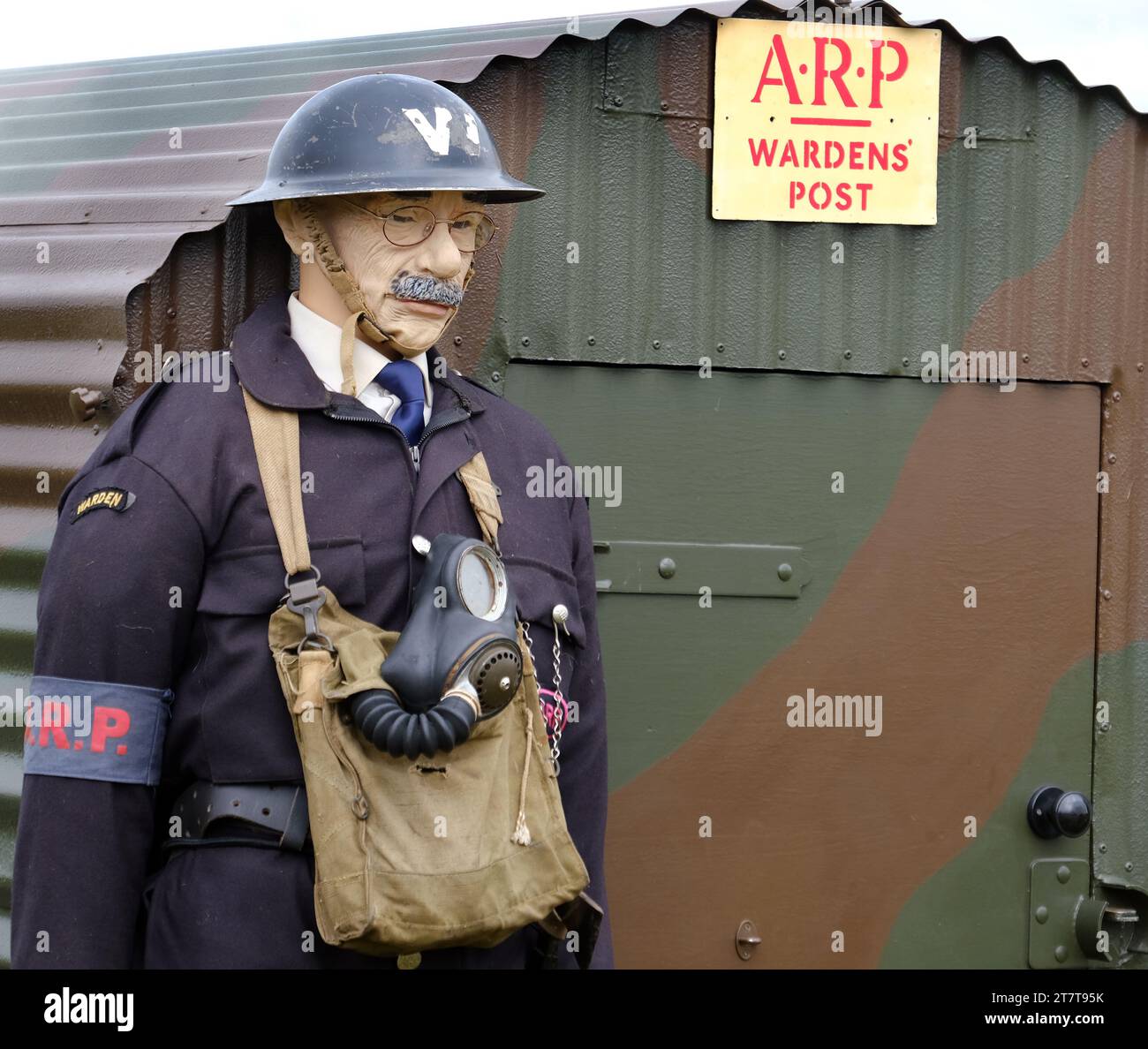 Ww2 warden hi-res stock photography and images - Alamy