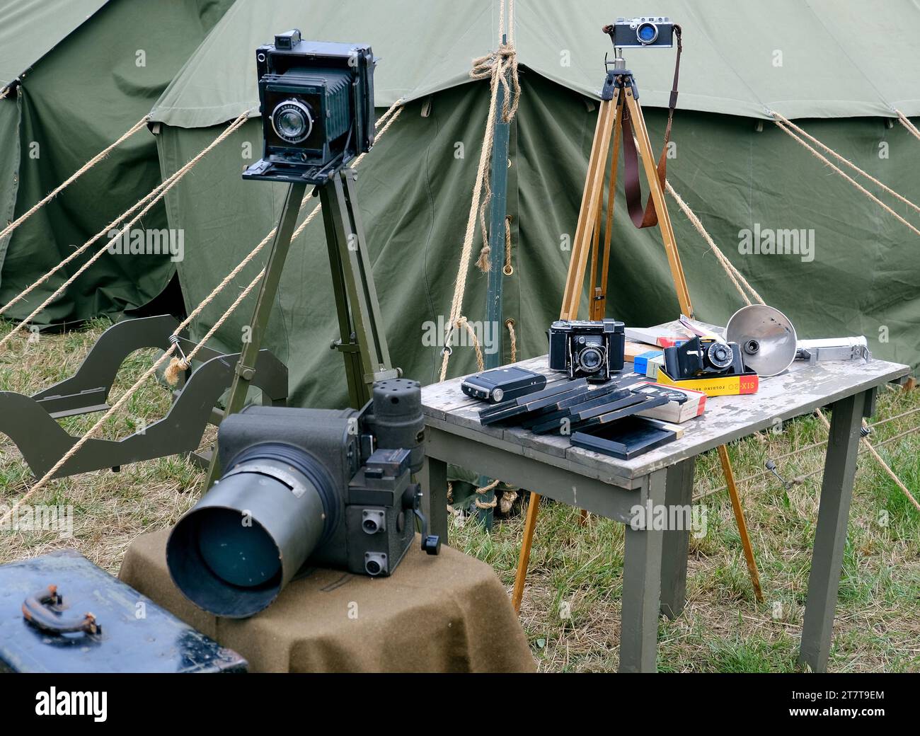 Cameras used by military photographers in the second world war Stock ... Cameras used by military photographers in the second world war Stock ...