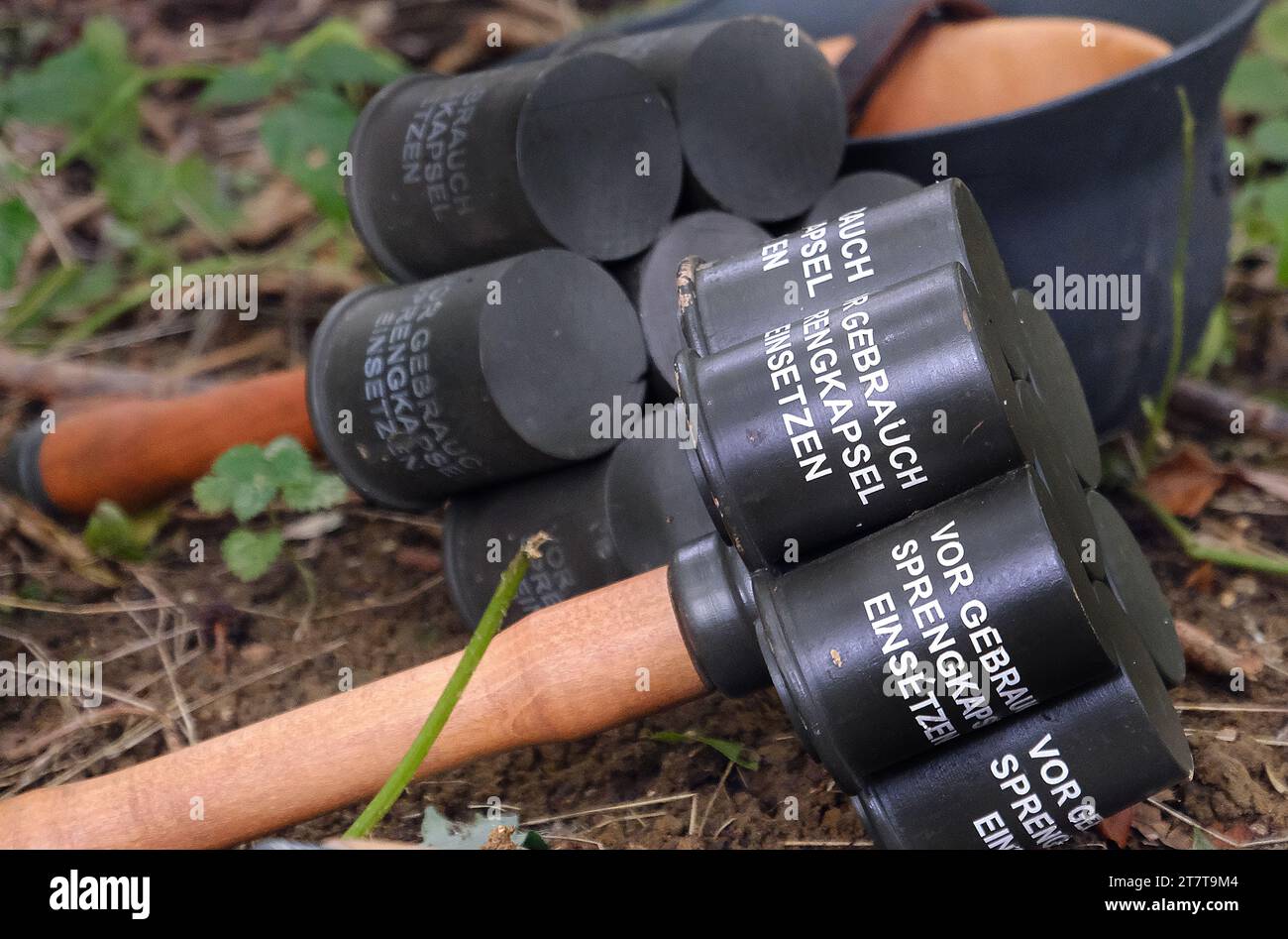 Grenade range hi-res stock photography and images - Alamy
