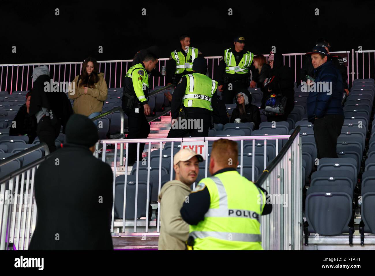 Las Vegas, USA. 16th Nov, 2023. Police eject fans from the grandstands ...