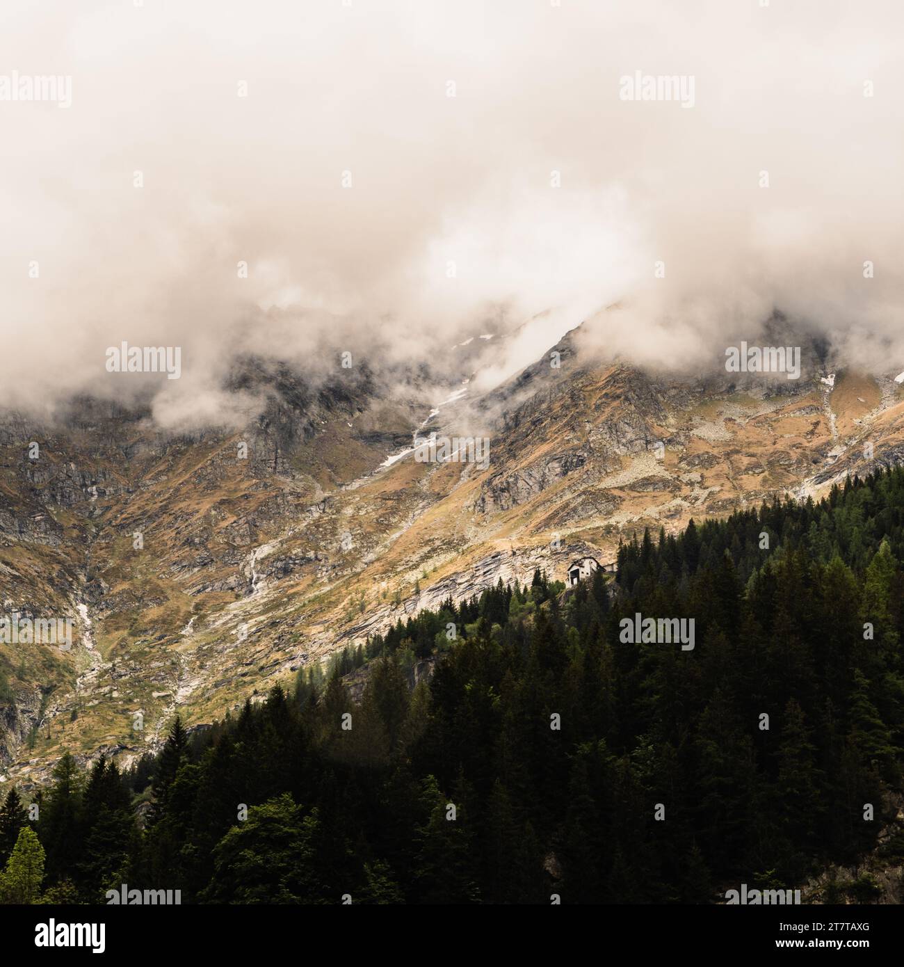 Framed by misty mountains hi-res stock photography and images - Alamy