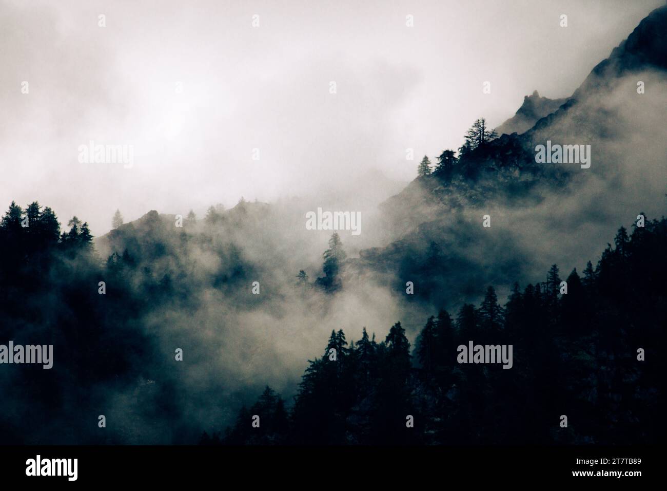Dramatic landscape foggy mountains hi-res stock photography and images ...