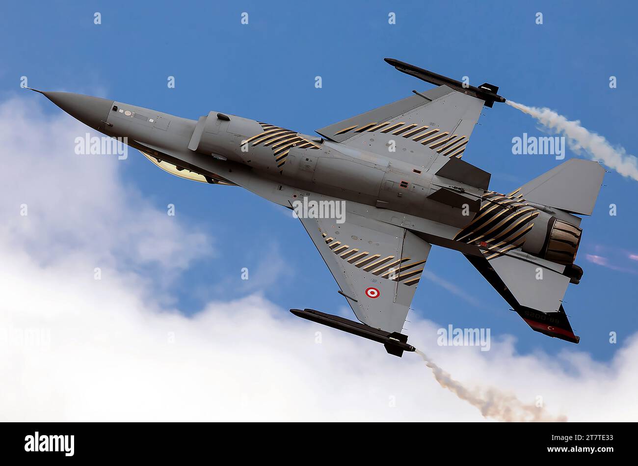 F 16 falcon demonstation team hi-res stock photography and images - Alamy