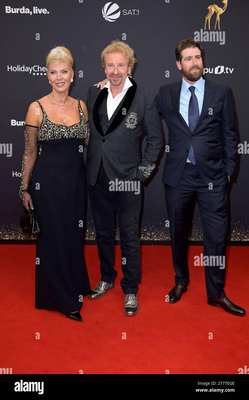 Karina Mroß, Thomas Gottschalk und Roman Gottschalk bei der 75. Bambi ...
