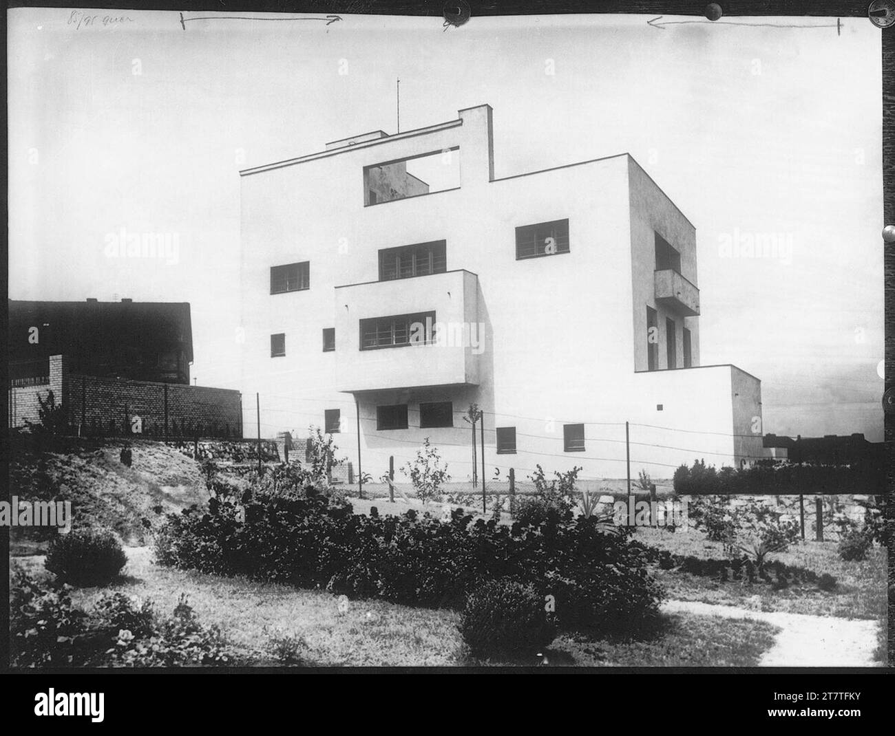 Martin Gerlach jun. Villa Dr. Ing. Frantisek and Milada Müller, Prague-Stresovice, Nad Hradnim ...