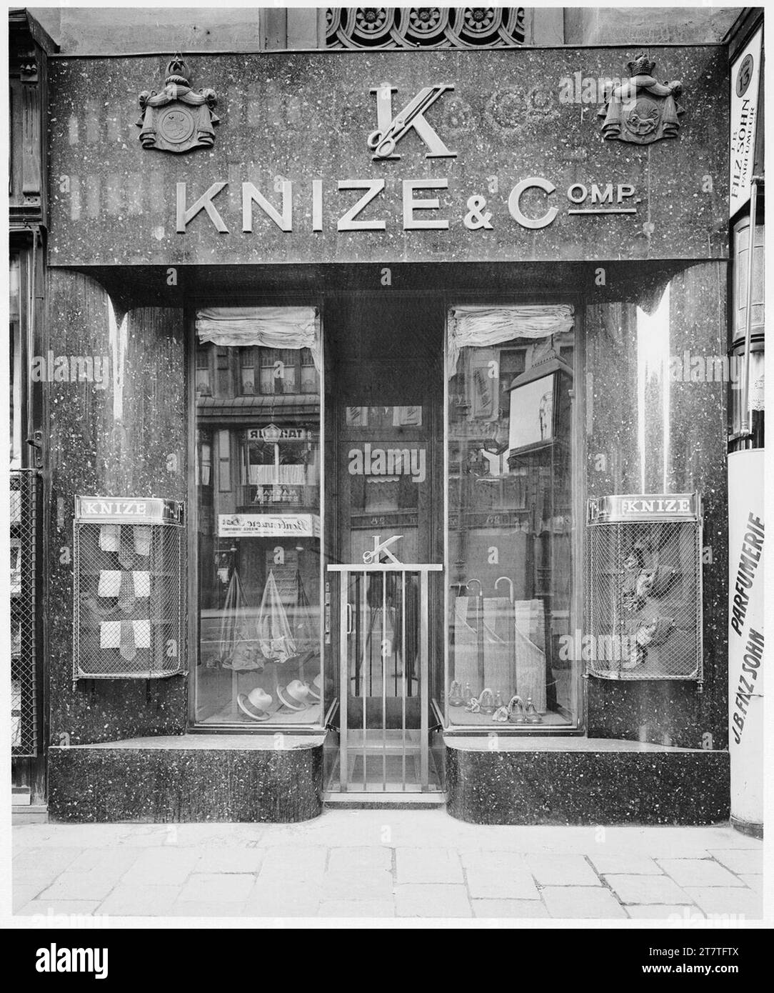 Martin Gerlach jun. Schneider salon Knize, Vienna I., Graben 13, portal ...