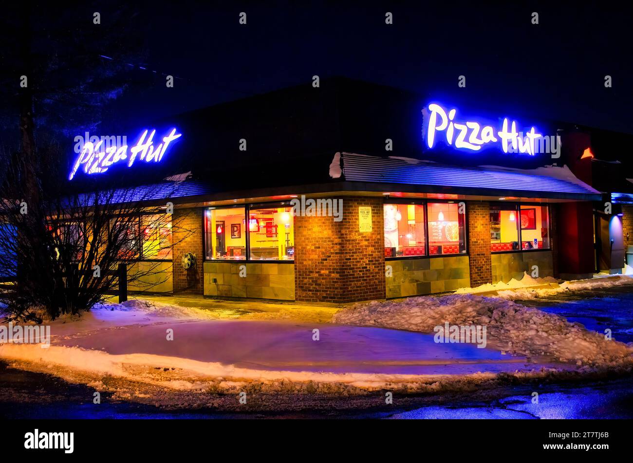 Pizza hut exterior hi-res stock photography and images - Alamy
