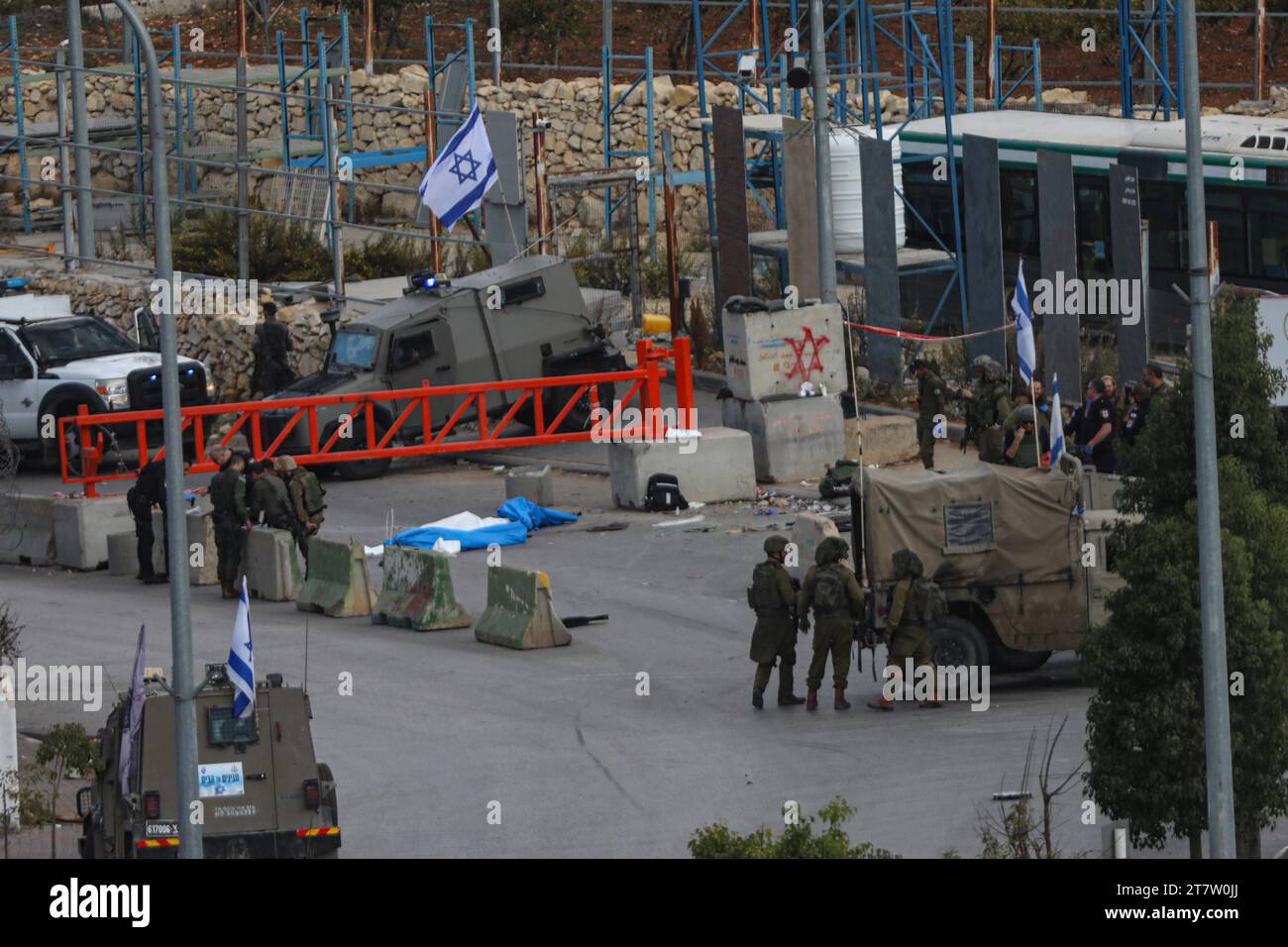 Hebron, Palestinian Territories. 17th Nov, 2023. Israeli Security ...