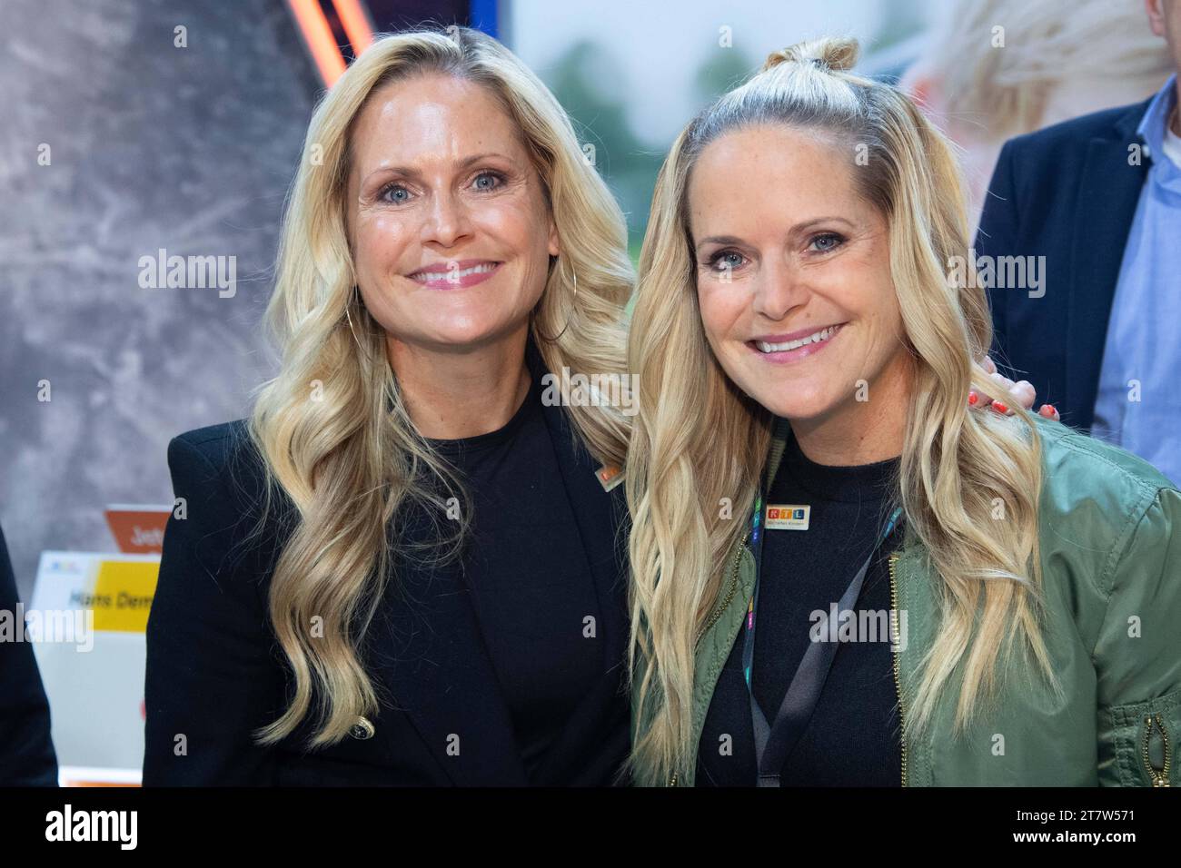 Angela BRAUN, Moderatorin, und ihre Schwester Melanie BERGNER ...