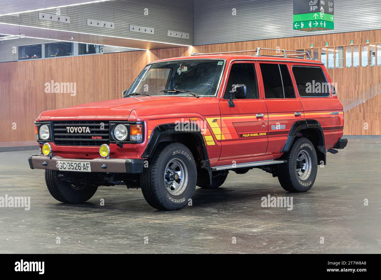 Toyota Land Cruiser HJ61 Turbo (J60 Stock Photo - Alamy