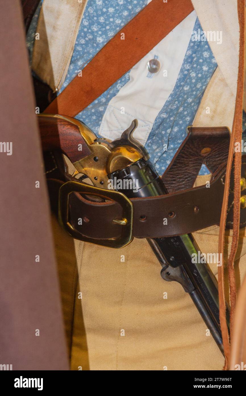 Actors posing as gunfighters, robbing train tourists (actually ...