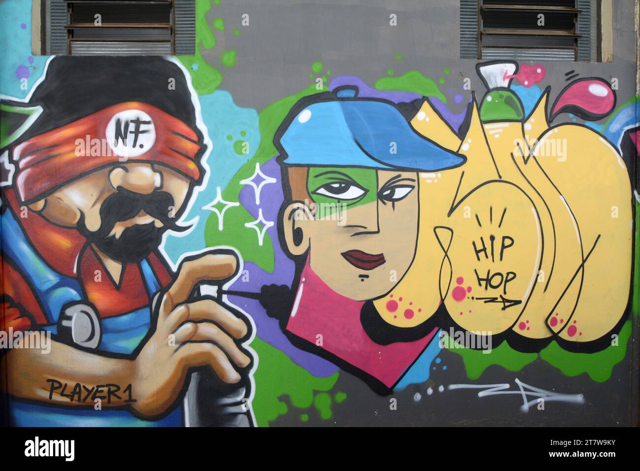 Graffiti of woman with blue eyes hi-res stock photography and images ...