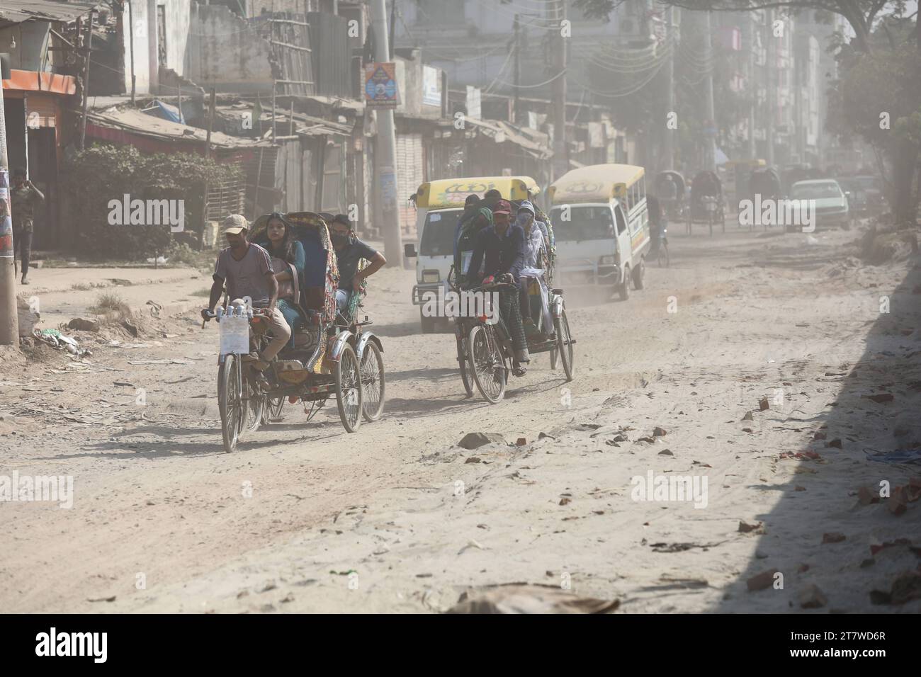 Feinstaubbelastung, Smog in Dhaka Bangladesch Severe dust pollution ...