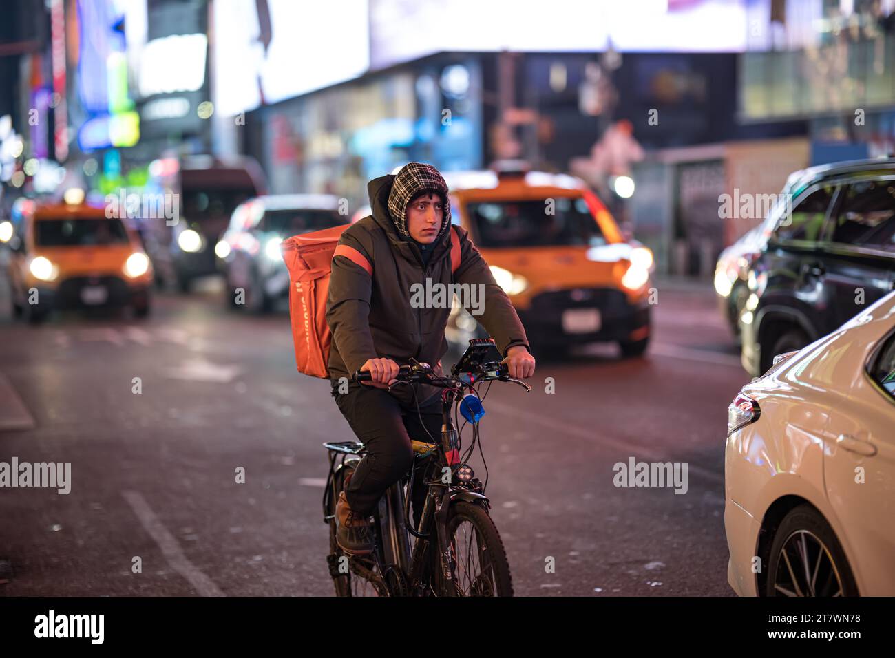 Bike delivery man in new york hi-res stock photography and images - Alamy