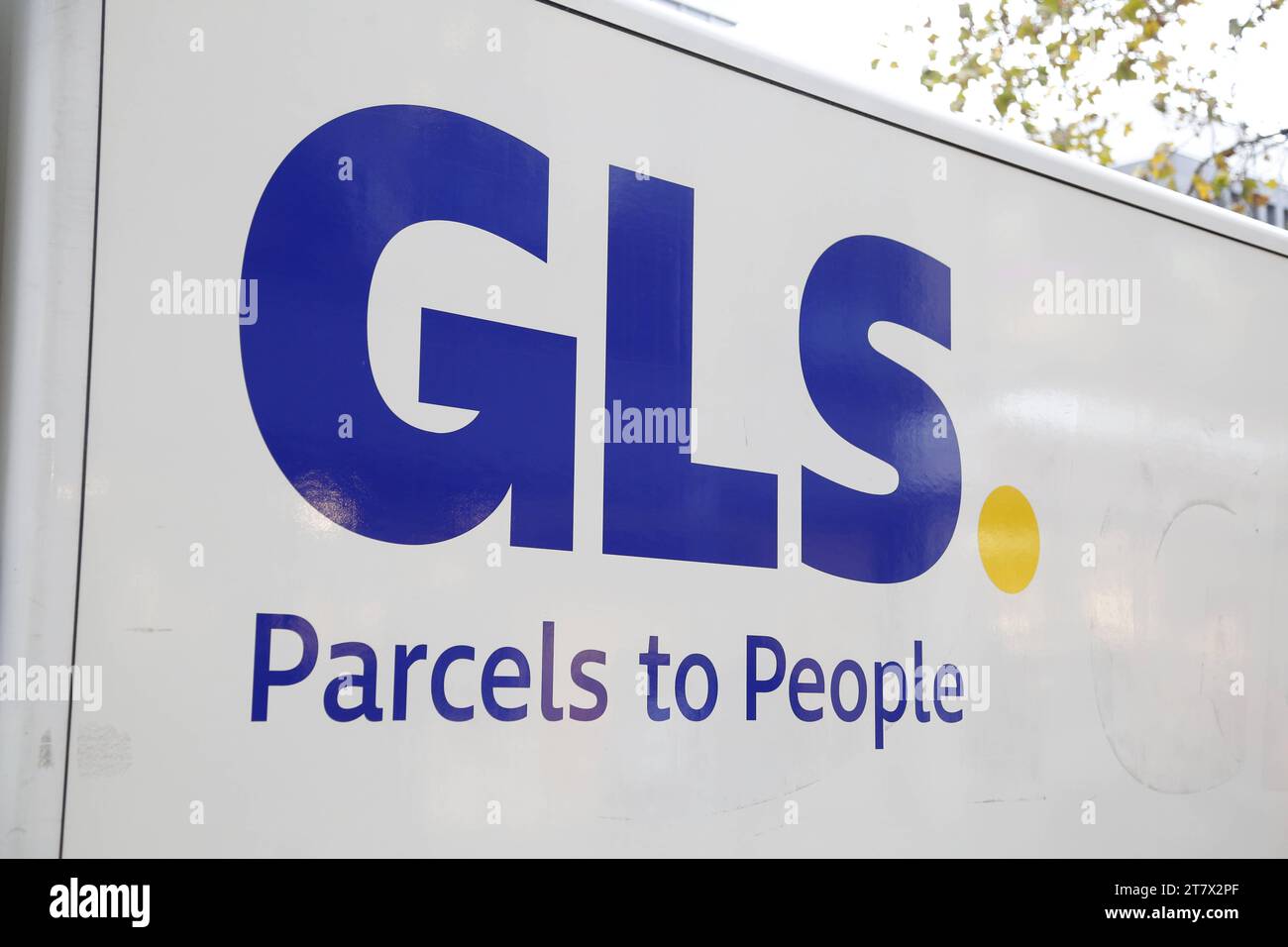 GLS Transporter Logo *** GLS Transporter logo Stock Photo - Alamy