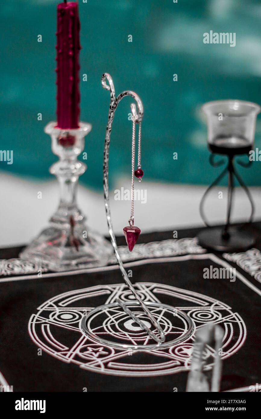 Pendulum in nature hi-res stock photography and images - Alamy