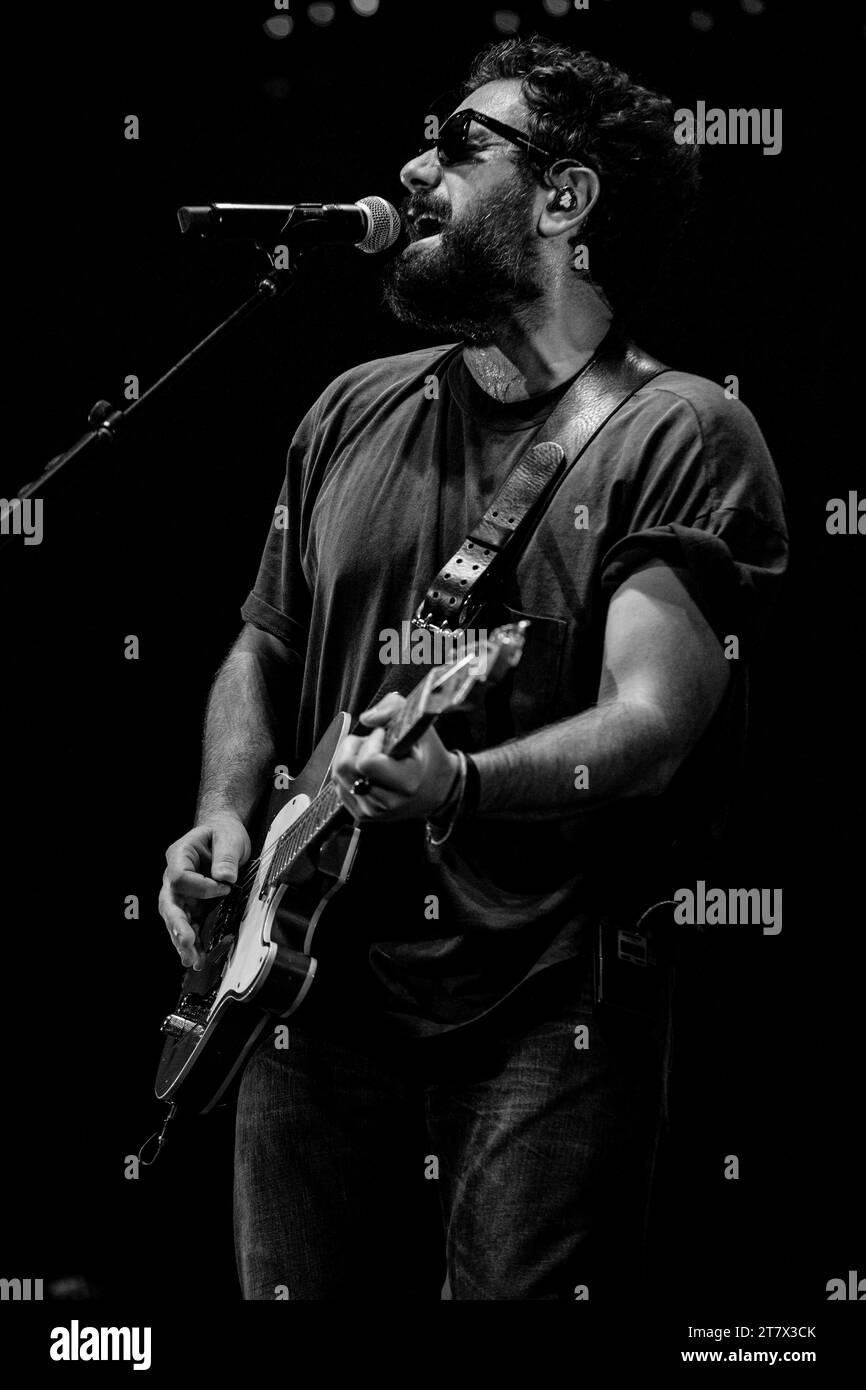 Tommaso paradiso live Black and White Stock Photos & Images - Alamy