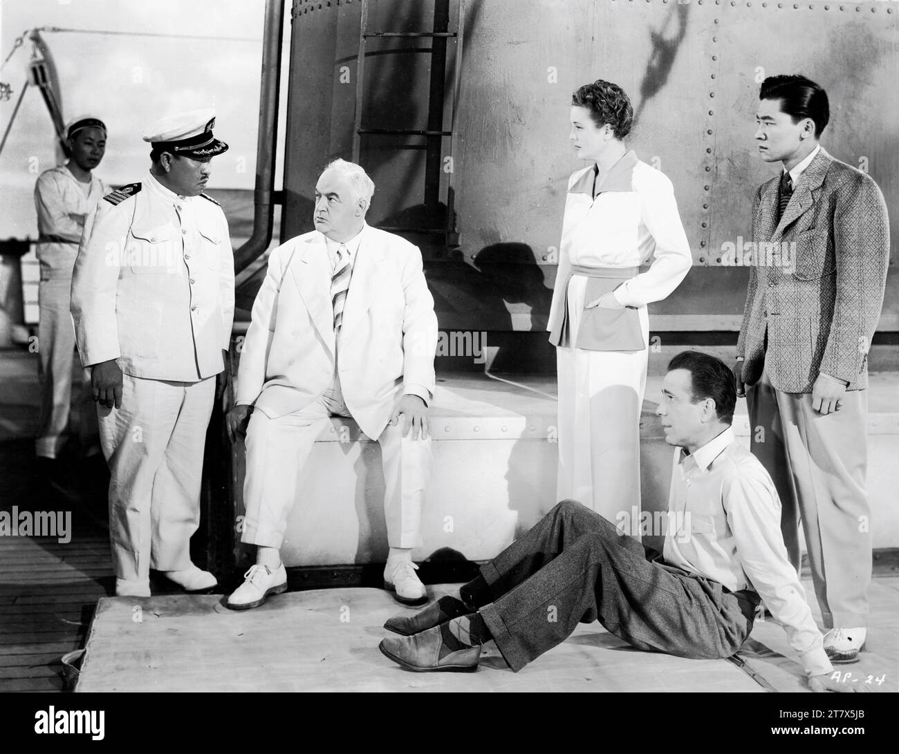 SYDNEY GREENSTREET MARY ASTOR HUMPHREY BOGART and VICTOR SEN YUNG in ...