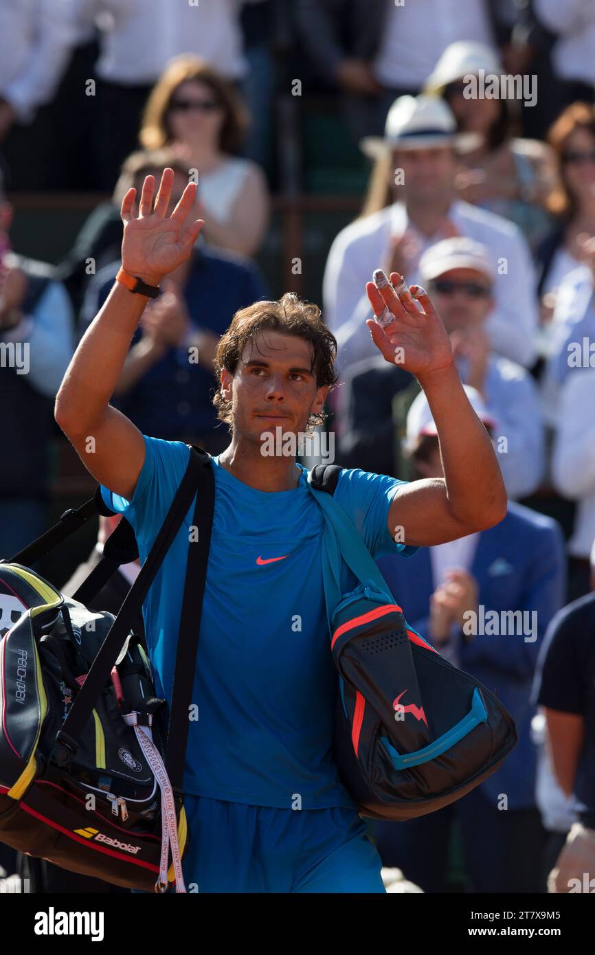 Paris french open stadium crowd hi-res stock photography and images - Alamy